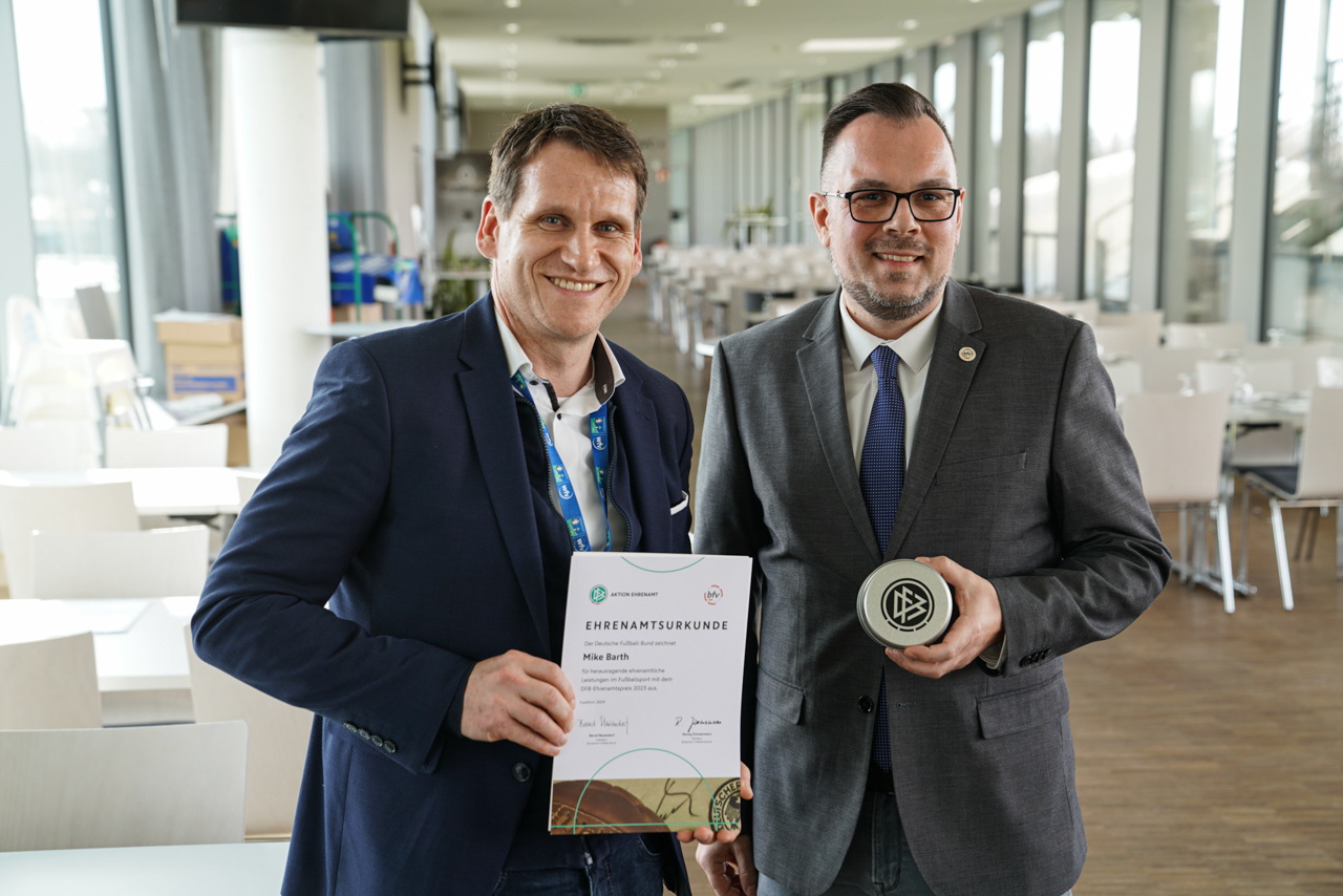 Mike Barth erhält DFB-Ehrenamtspreis – Sportfreunde Dobel